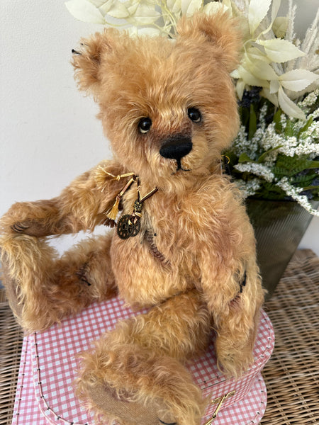 Clockwise Limited Edition Collectable Teddy Bear Number 154 – Lovely Bears